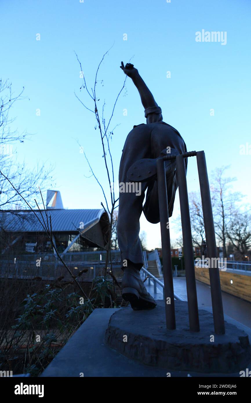 Surrey cricketing twins Bedser brothers statues, by Bedser Bridge ...