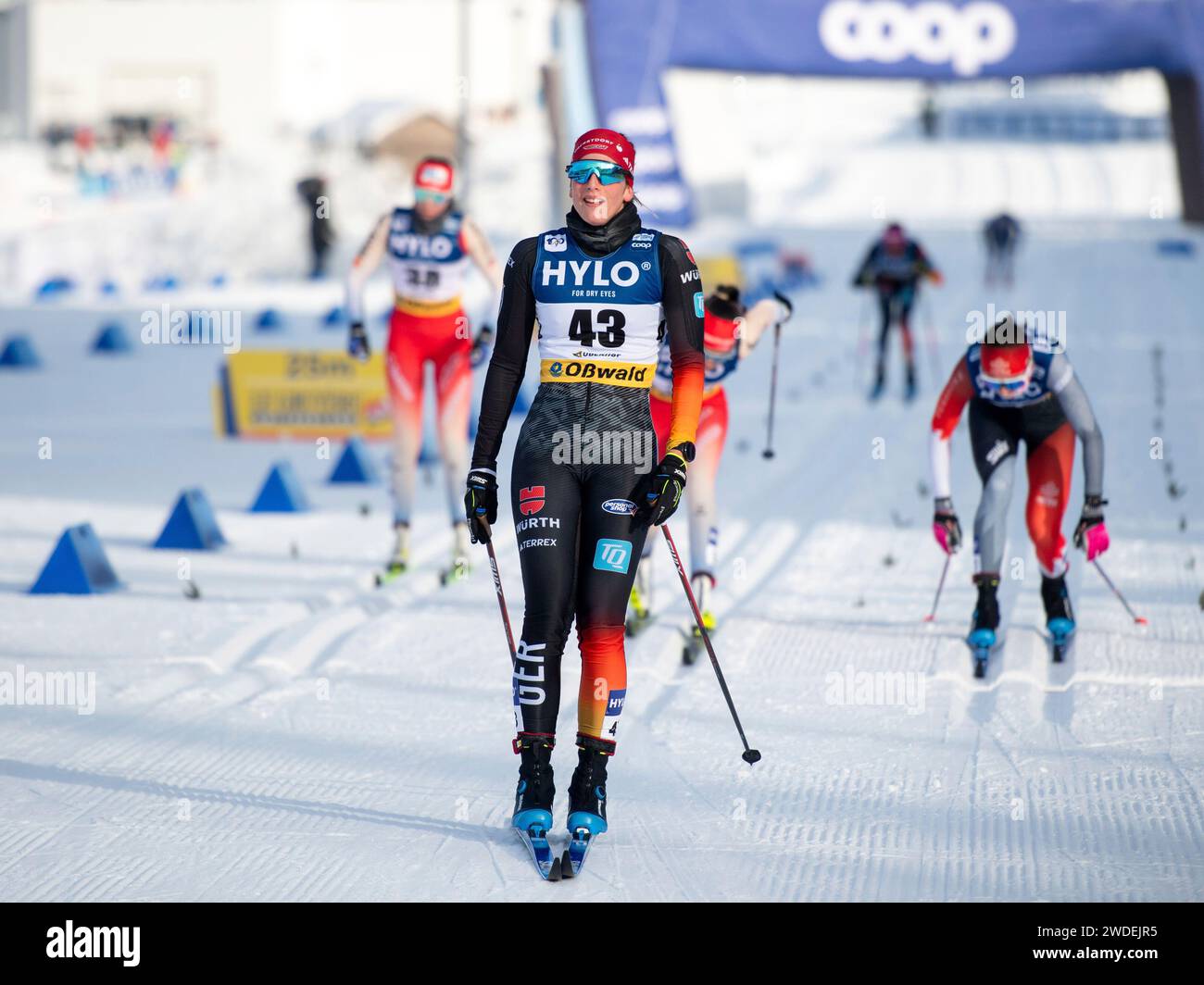 Verena Veit (Deutschland) im Ziel, GER, FIS Coop Langlauf Weltcup ...