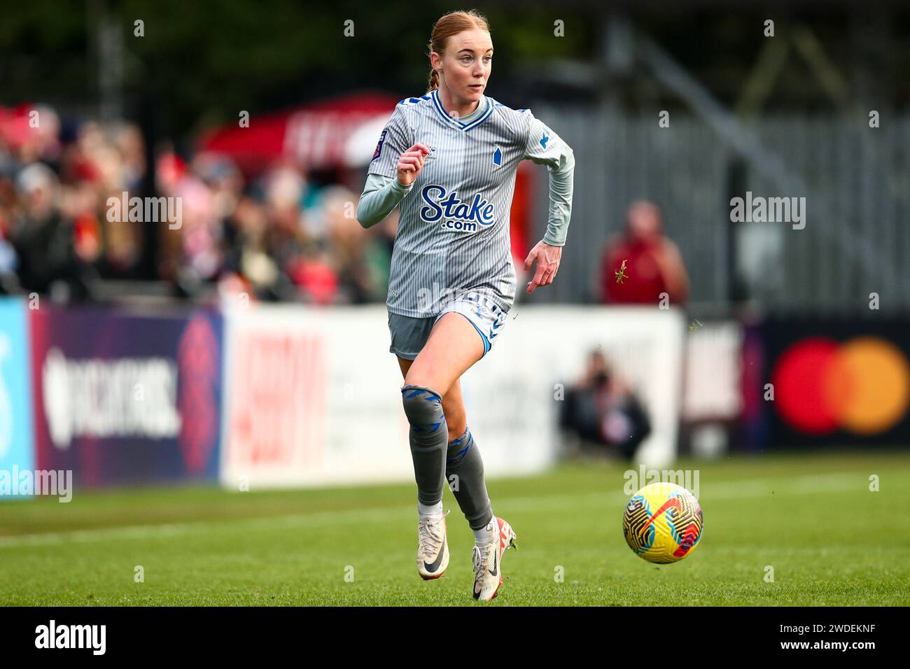 London, UK. 20 January, 2024. Sara Holmgaard (23 Everton) in action ...