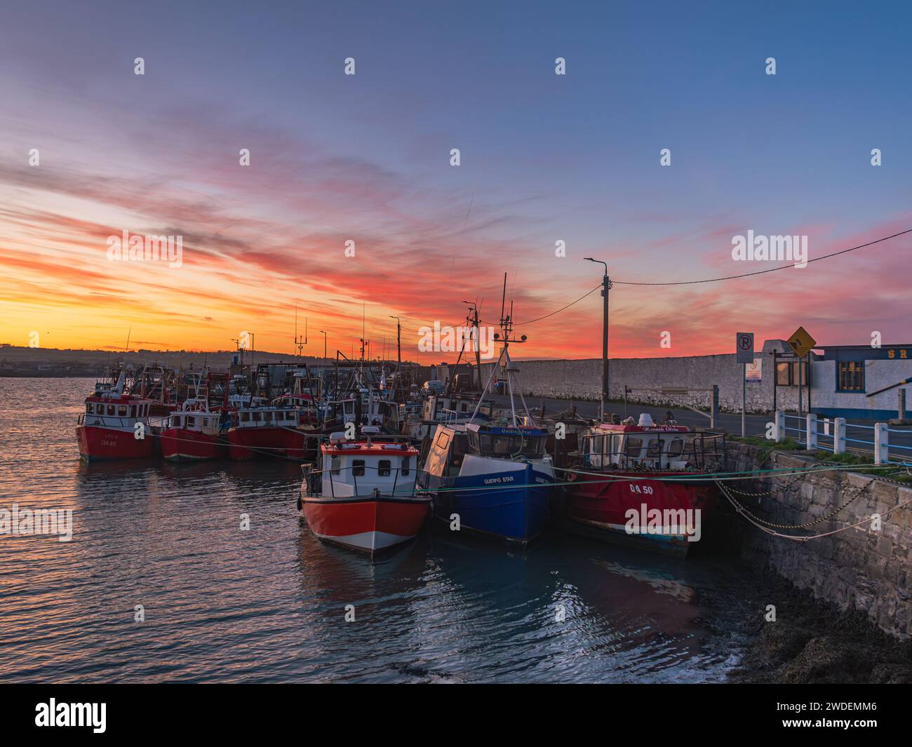 Red sky night ireland hi-res stock photography and images - Alamy