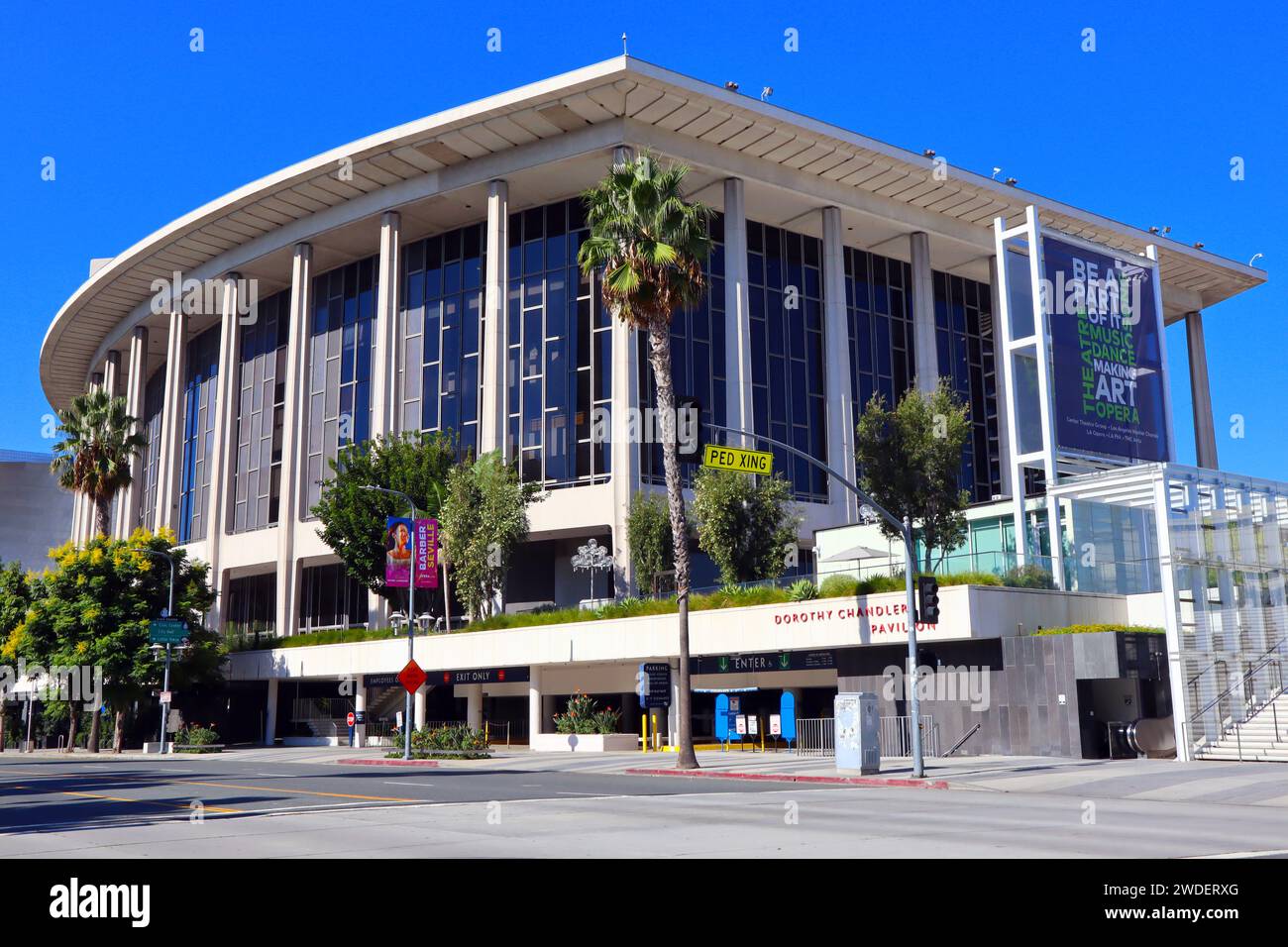 Los Angeles, California: The Music Center - Dorothy Chandler Pavilion ...