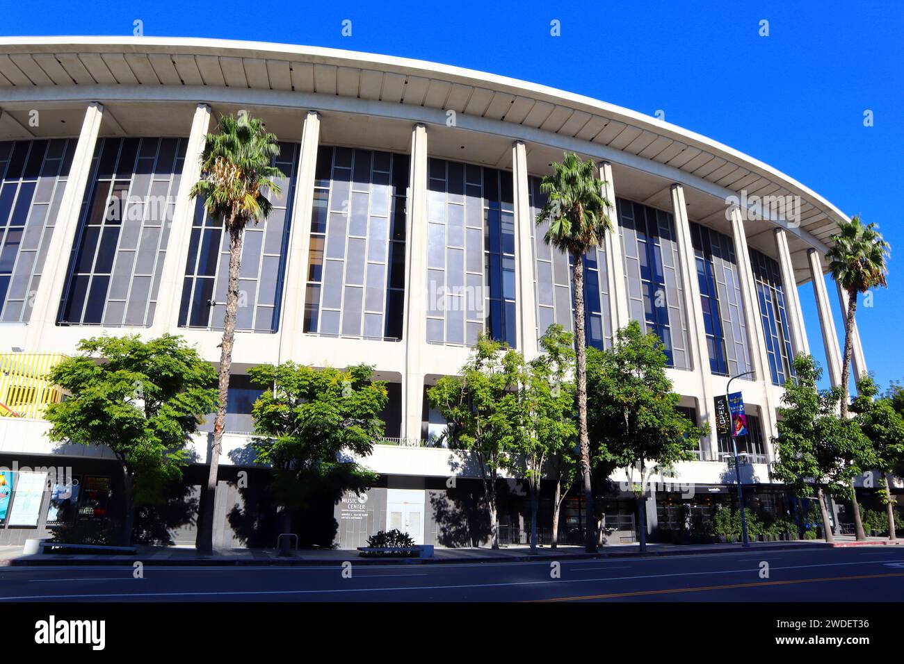 Los Angeles, California: The Music Center - Dorothy Chandler Pavilion ...