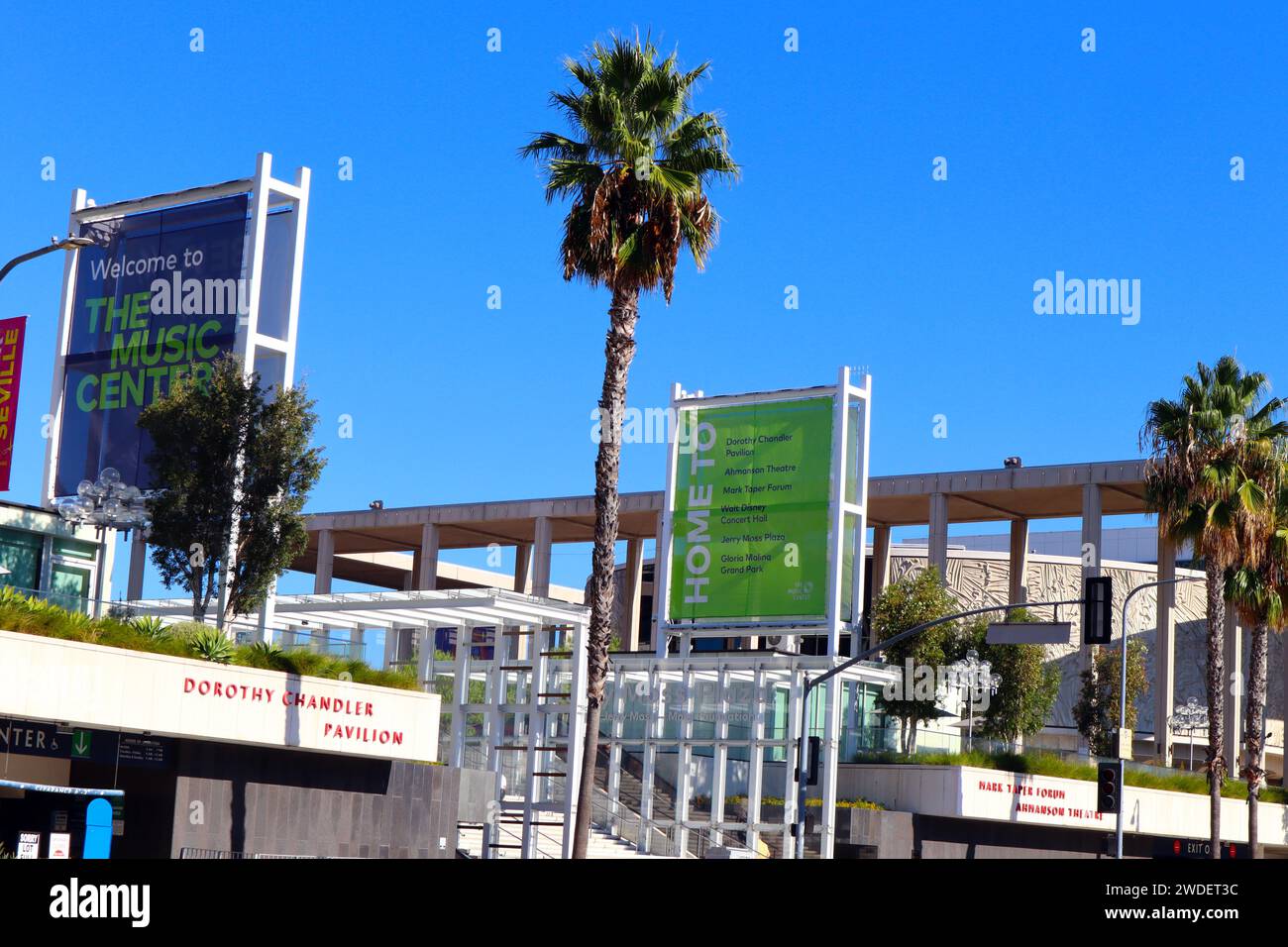Los Angeles, California: The Music Center - Dorothy Chandler Pavilion ...