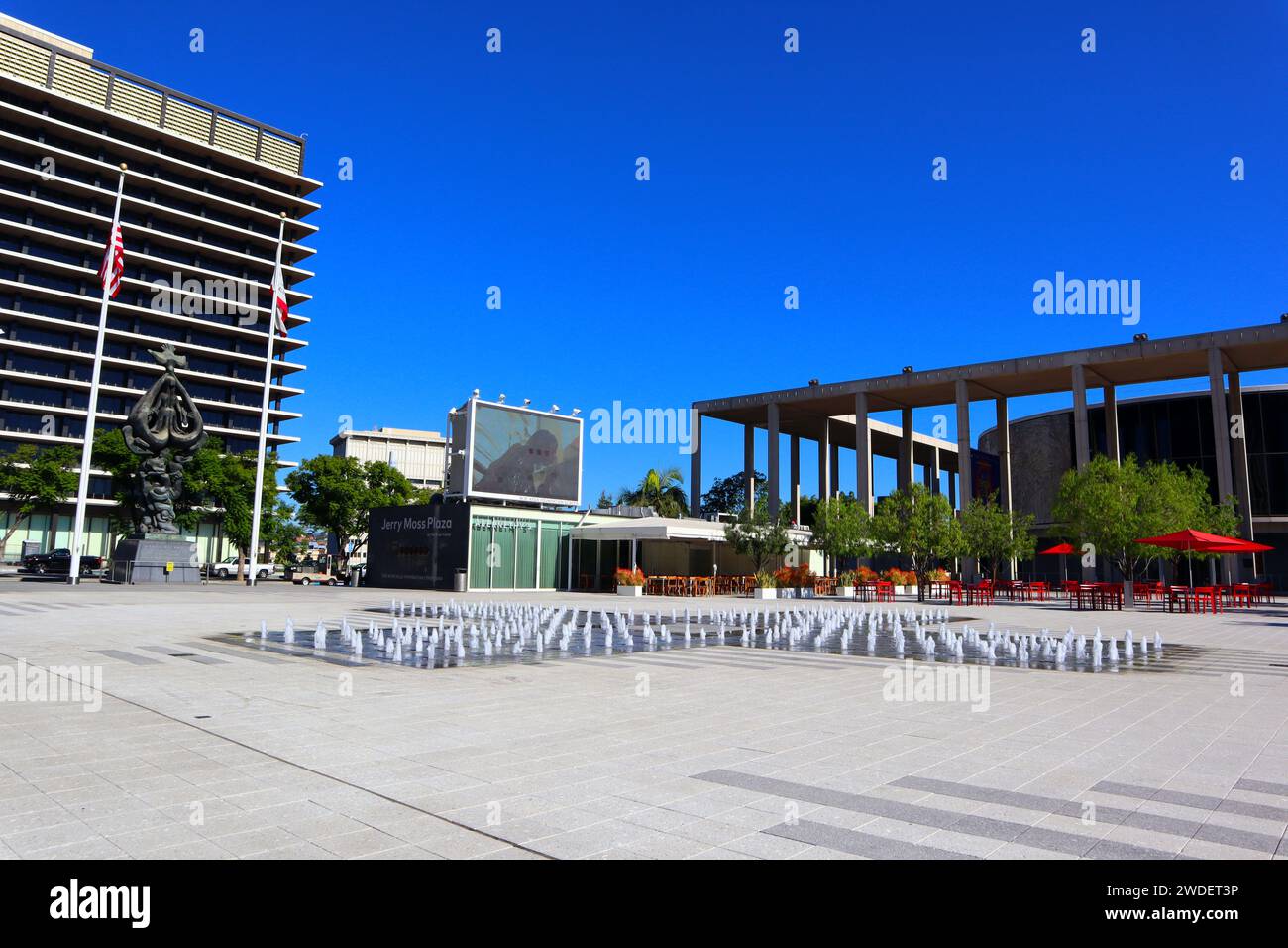 Los Angeles, California: Jerry Moss Plaza, outdoor plaza in the Los ...