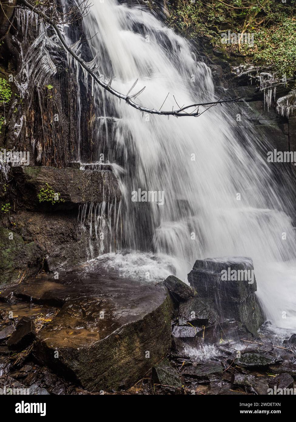 Harmby waterfall during winter Stock Photo - Alamy