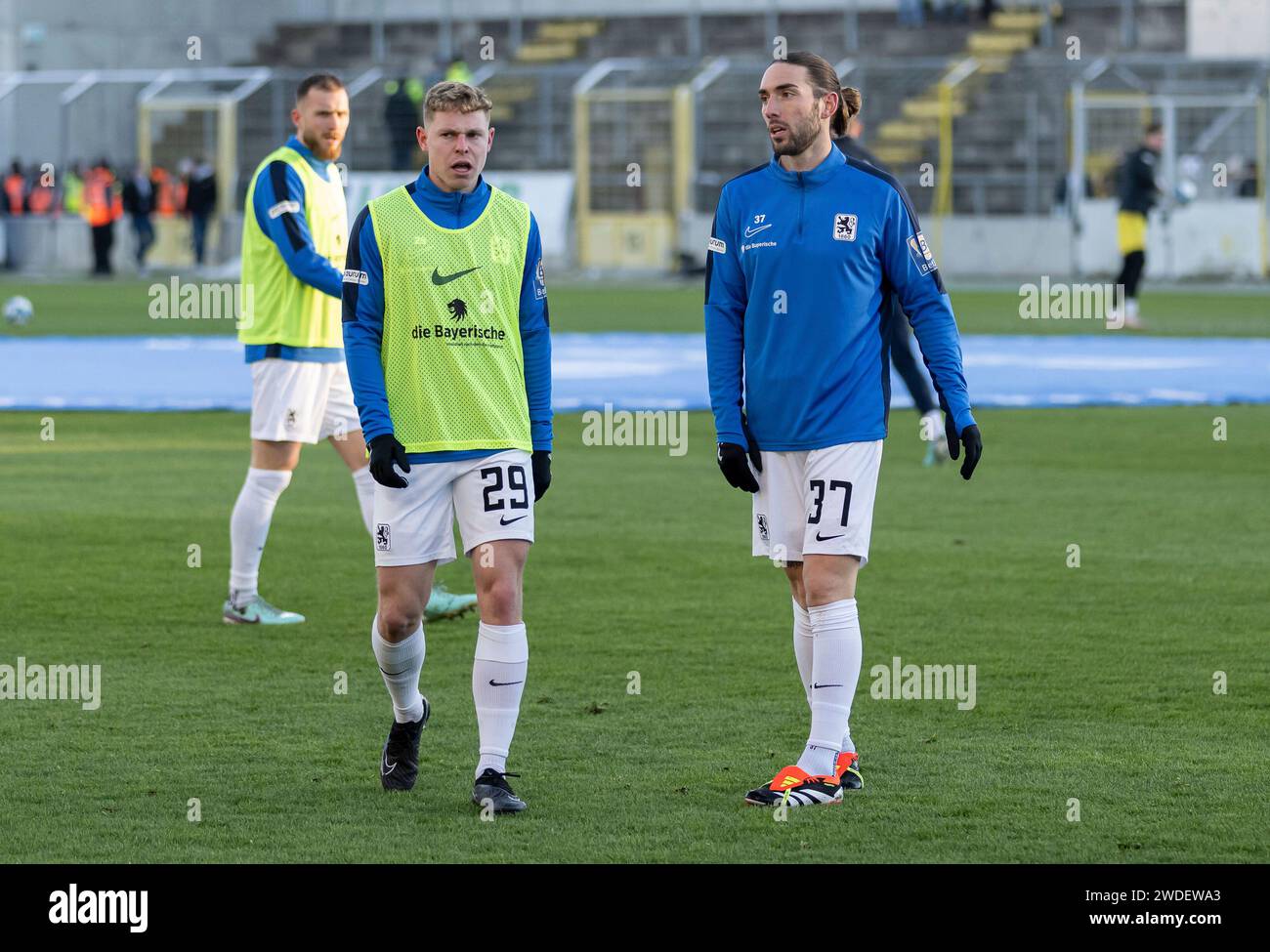 Muenchen, Deutschland. 20th Jan, 2024. Kilian Ludewig (TSV 1860 Muenchen, #29) und Marlon Frey ...