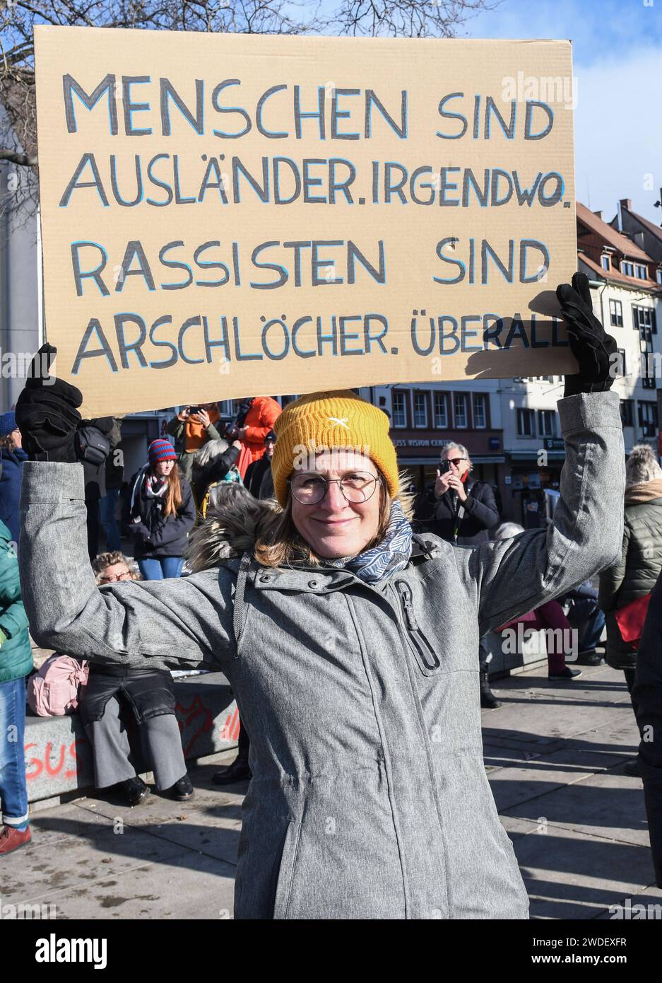 Kundgebung gegen Rechtsextremismus auf dem Platz der Alten Synagoge in ...