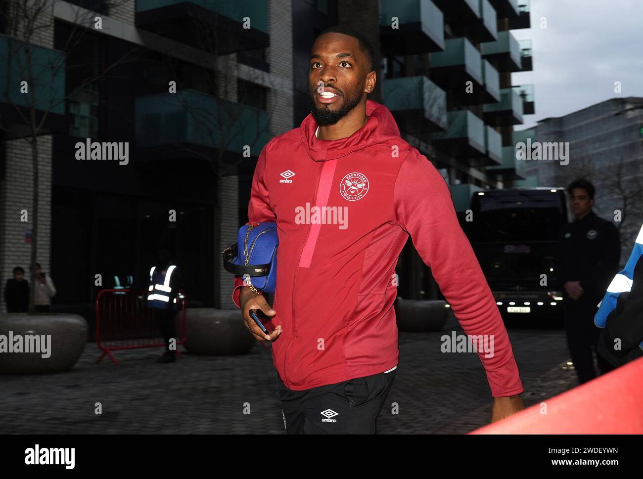 English premier league football 2024 hi-res stock photography and ...