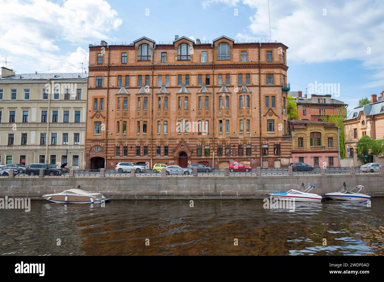 ST. PETERSBURG, RUSSIA - MAY 14, 2023: House with bay windows ...