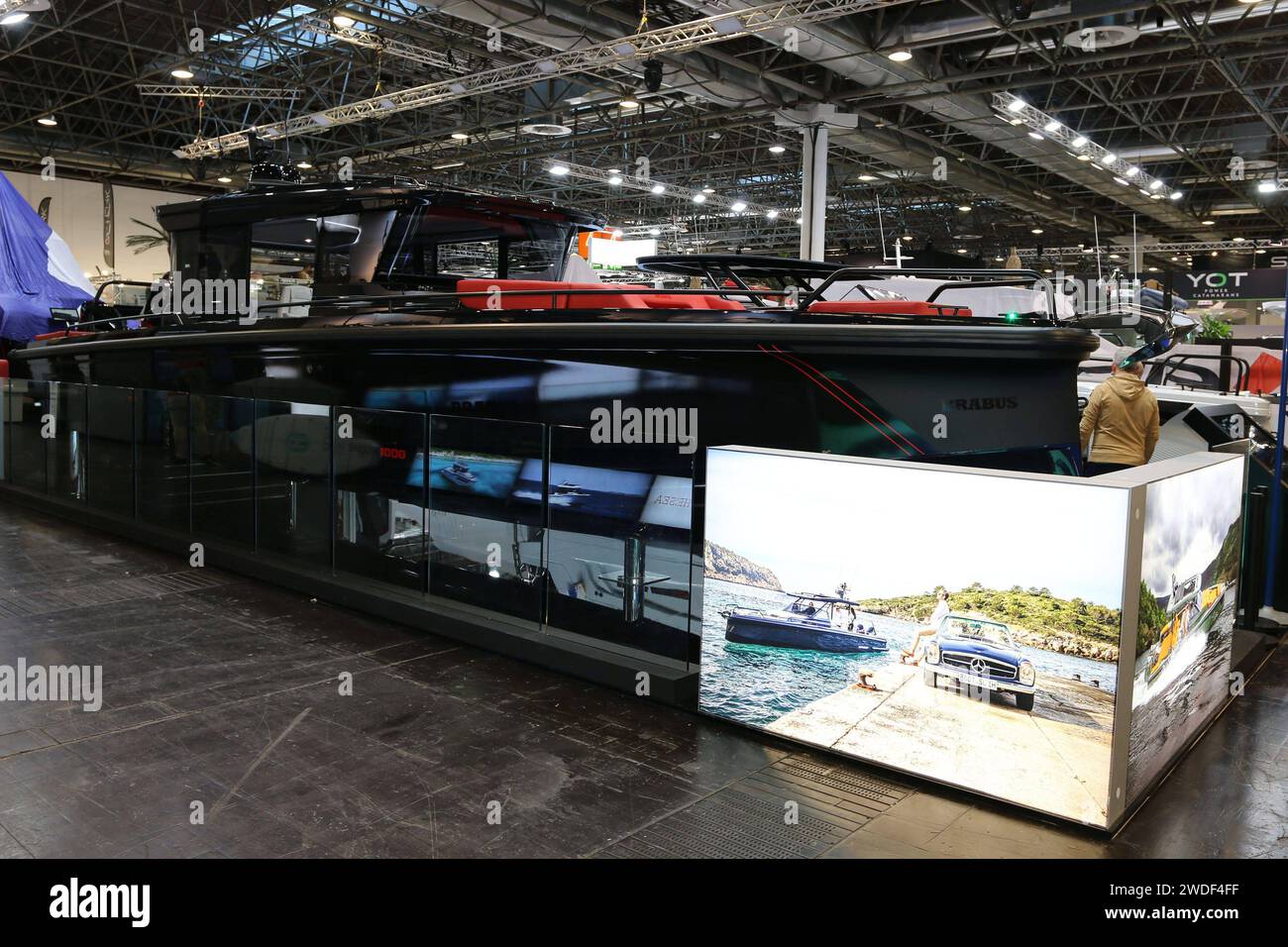 Brabus Shadow 1000 Black OPS am Stand von Brabus Marine, 53. Boot ...