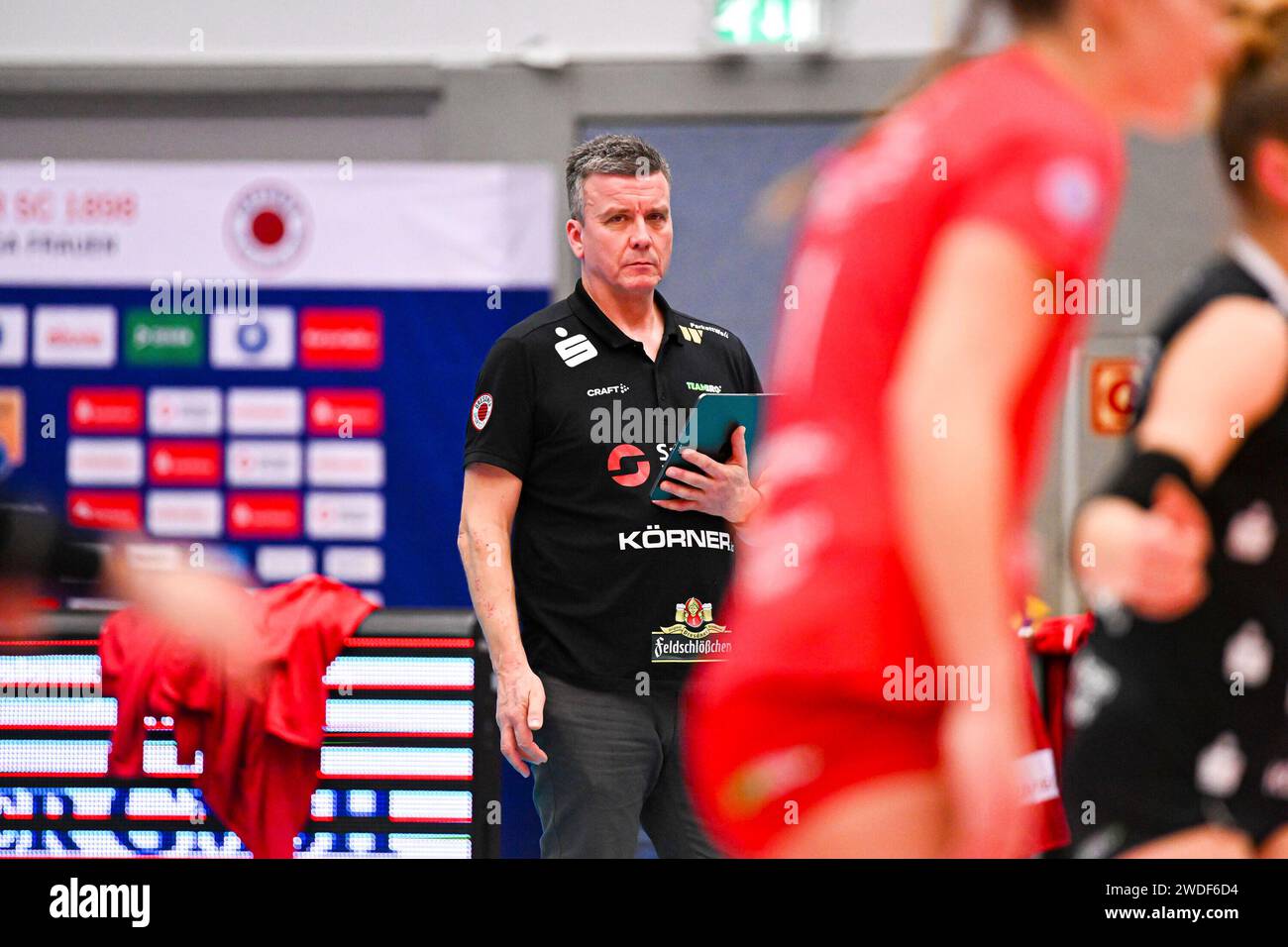 Dresden, Deutschland. 20th Jan, 2024. Alexander Waibl (Cheftrainer ...