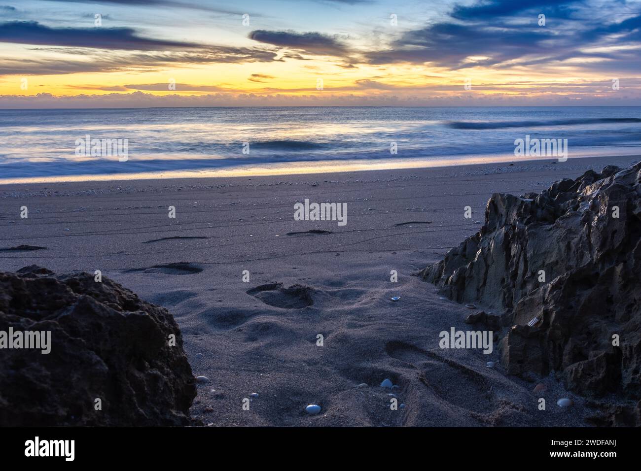 Stunning content hi-res stock photography and images - Alamy