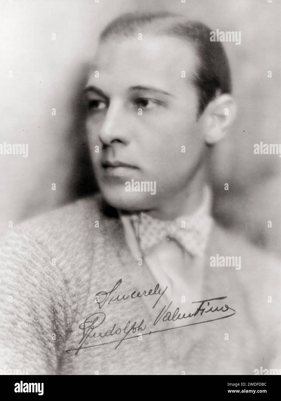 Film star Rudolph Valentino, head and shoulders portrait, 1920s - fan ...