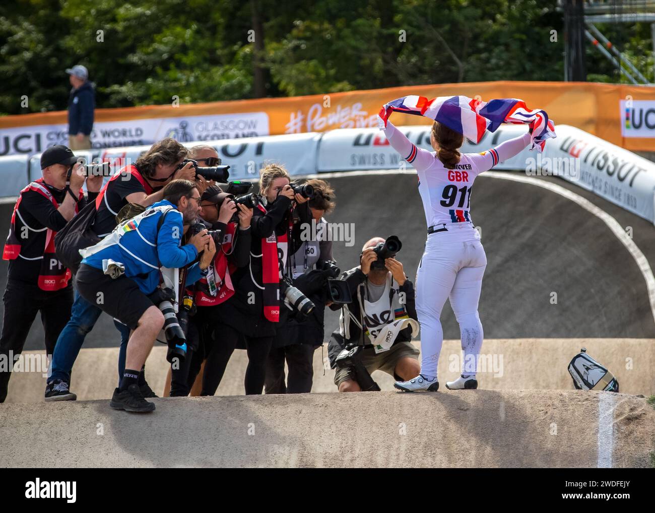 Bethany SHRIEVER (GB) celebrates victory in Elite Women, at the 2023 ...