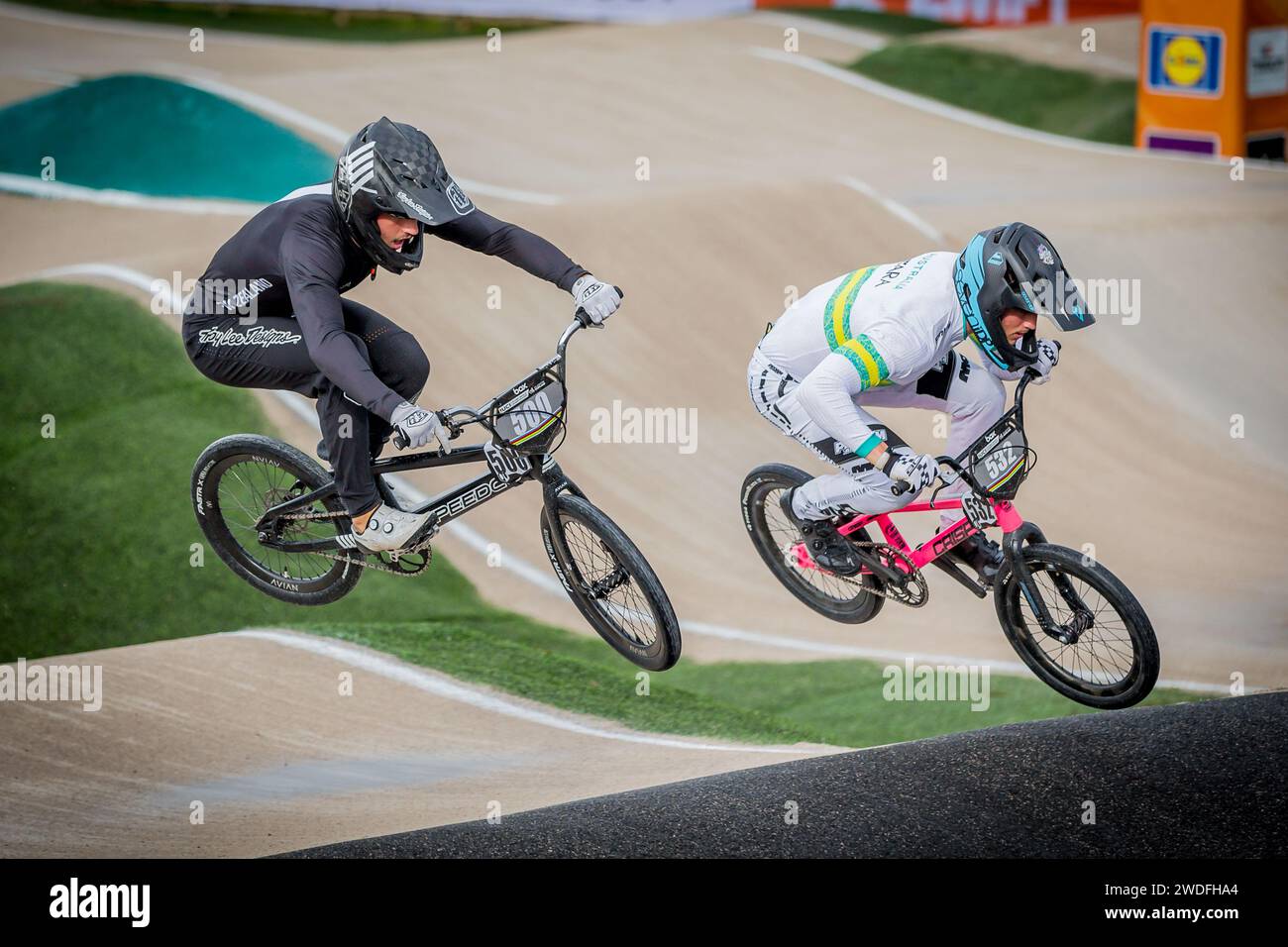 Rico Bearman (500 - New Zealand) and Jesse ASMUS (532 - Australia) U23 ...