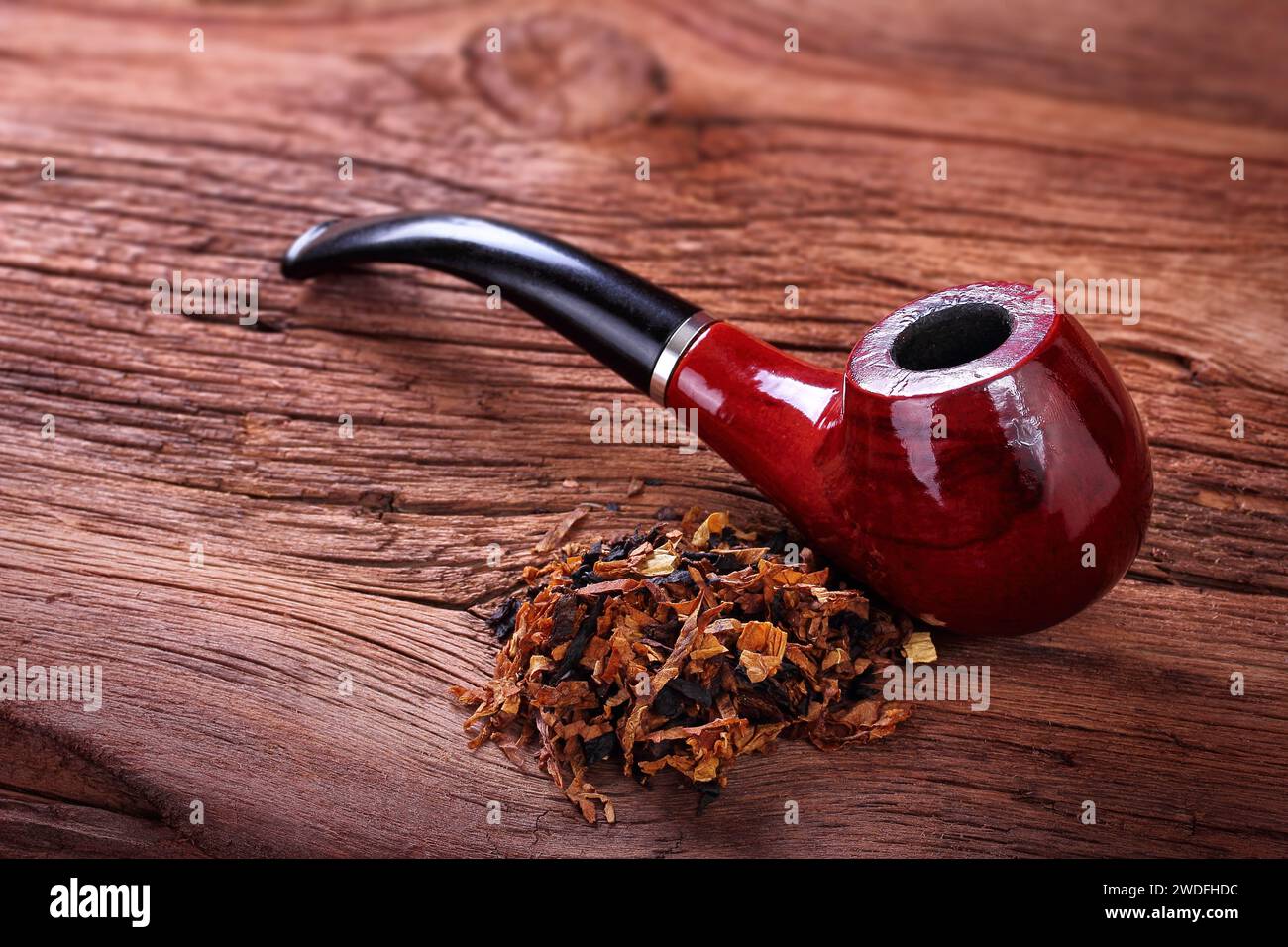Table tobacco hi-res stock photography and images - Alamy