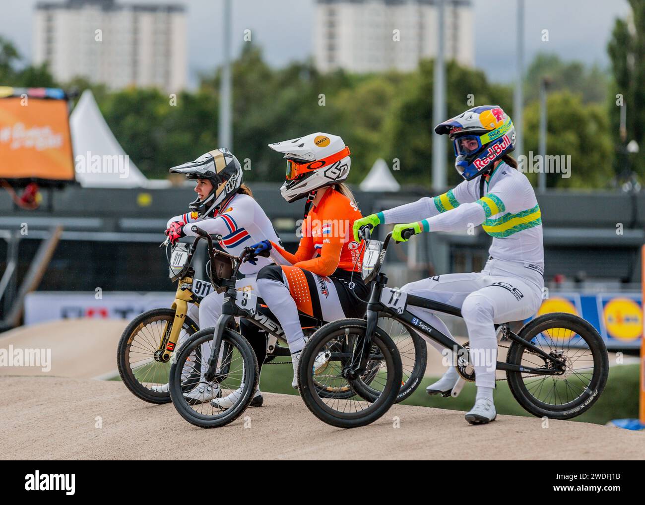 Bethany SHRIEVER (GB), Merel SMULDERS (NED), Saya SAKAKIBARA (AUS) at ...