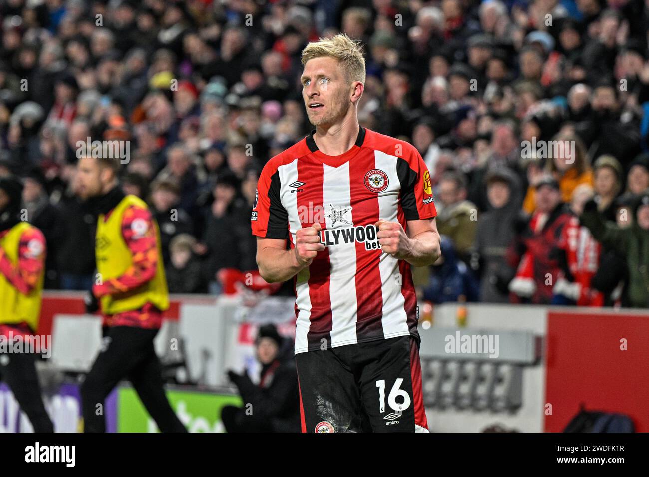 London, UK. 20th Jan, 2024. Ben Mee of Brentford celebrates his goal to ...