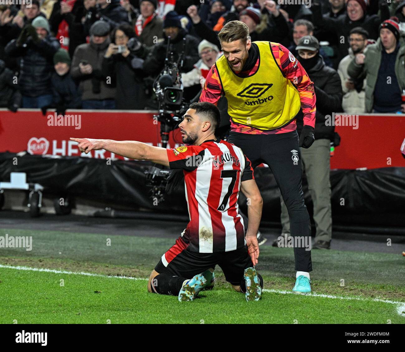 London, UK. 20th Jan, 2024. Neal Maupay of Brentford celebrates his ...