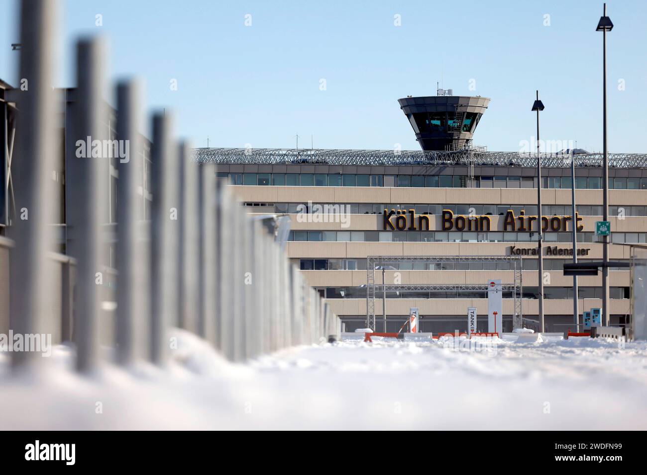 Airport in winter koln hi-res stock photography and images - Alamy