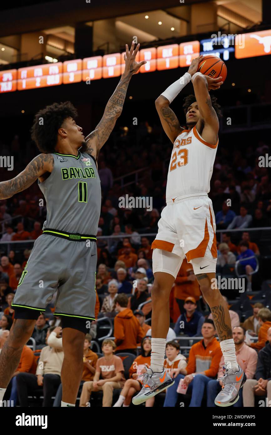 AUSTIN, TX - JANUARY 20: Texas Longhorns forward Dillon Mitchell (23 ...