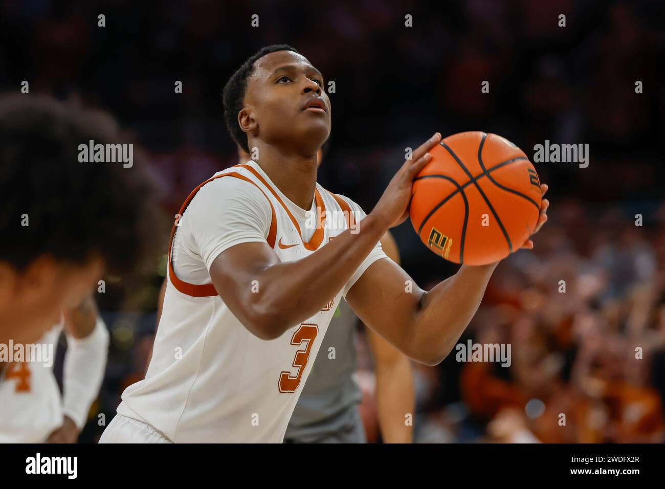 AUSTIN, TX - JANUARY 20: Texas Longhorns guard Max Abmas (3) makes a ...