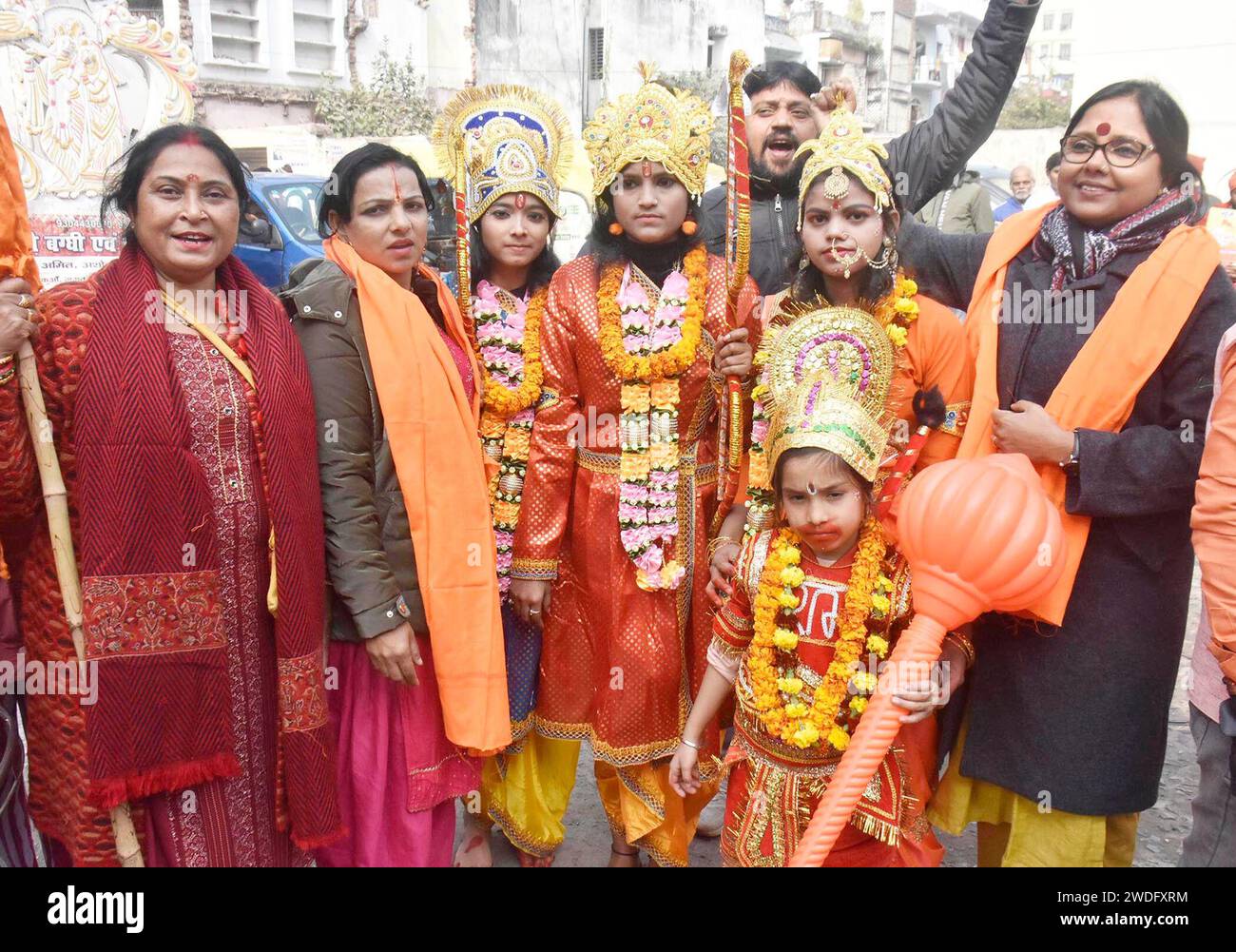 Ram laxman and sita and hanuman hi-res stock photography and images - Alamy