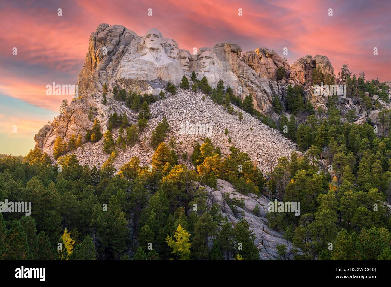 Mount rushmore national memorial sunset hi-res stock photography and ...