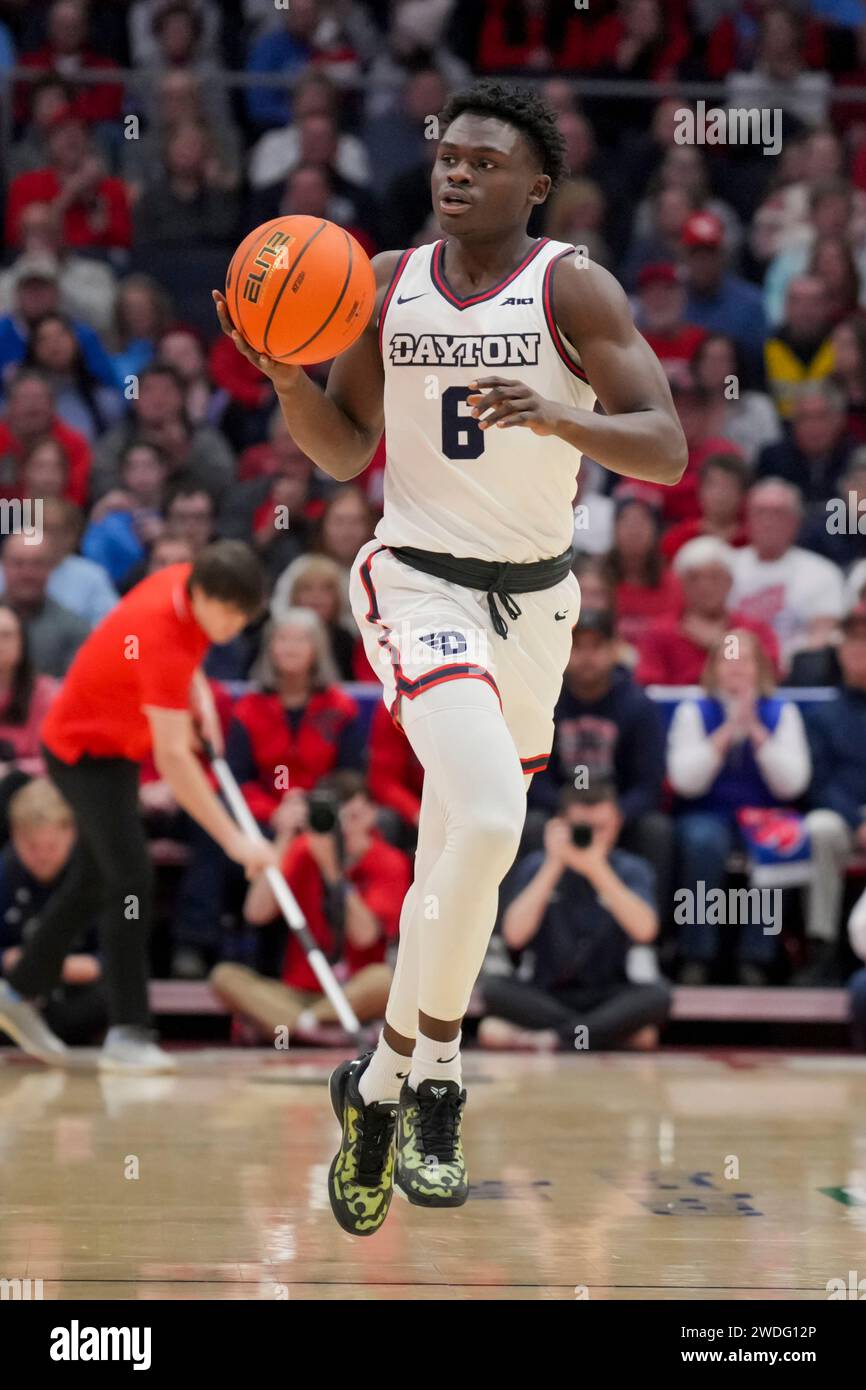 Dayton Flyers' guard Enoch Cheeks (6) dribbles the ball during an NCAA ...