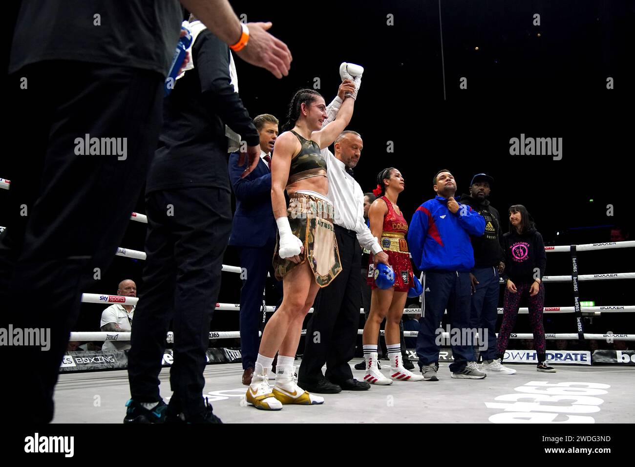 Boxer Karriss Artingstall celebrates victory against Lila Furtado in ...