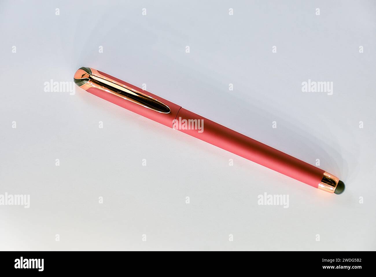 Red ball point pen hi-res stock photography and images - Alamy