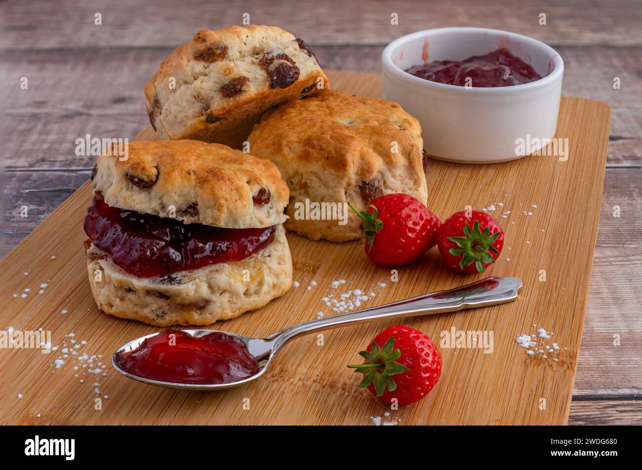 Jam and scone hi-res stock photography and images - Alamy
