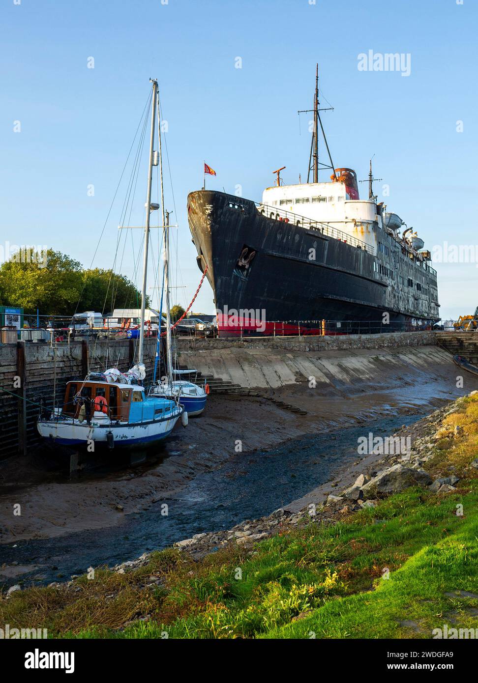 Duke of lancaster ship hi-res stock photography and images - Alamy