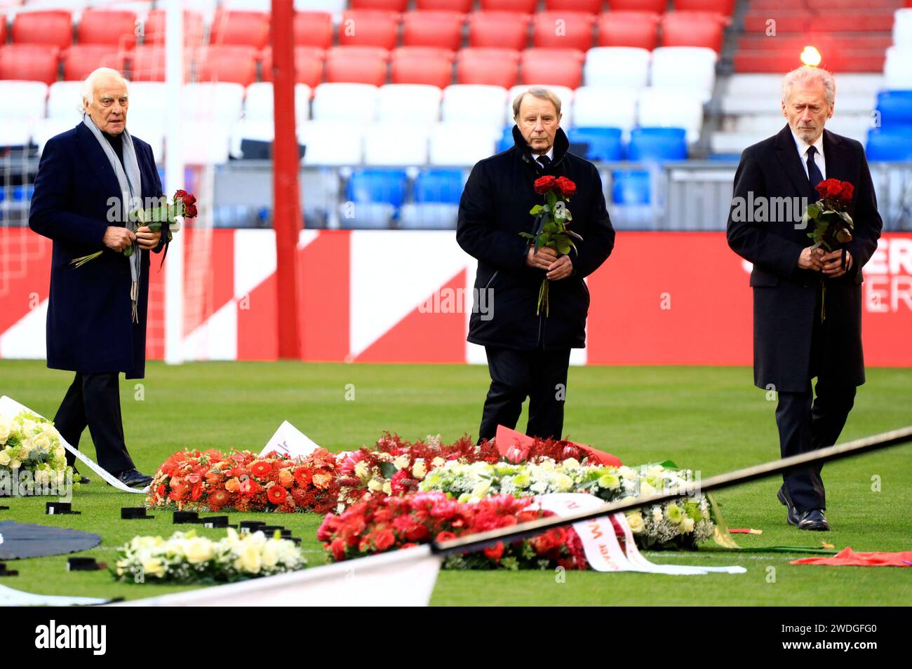 Franz Roth, Berti Vogts und Paul Breitner bei der Gedenkfeier für Franz ...