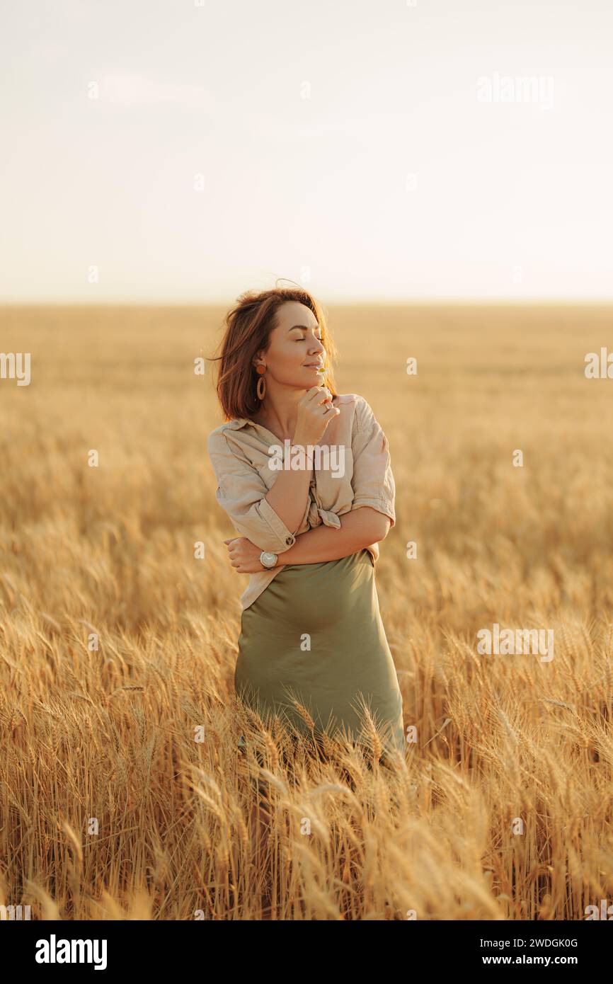 Reveling light hi-res stock photography and images - Alamy