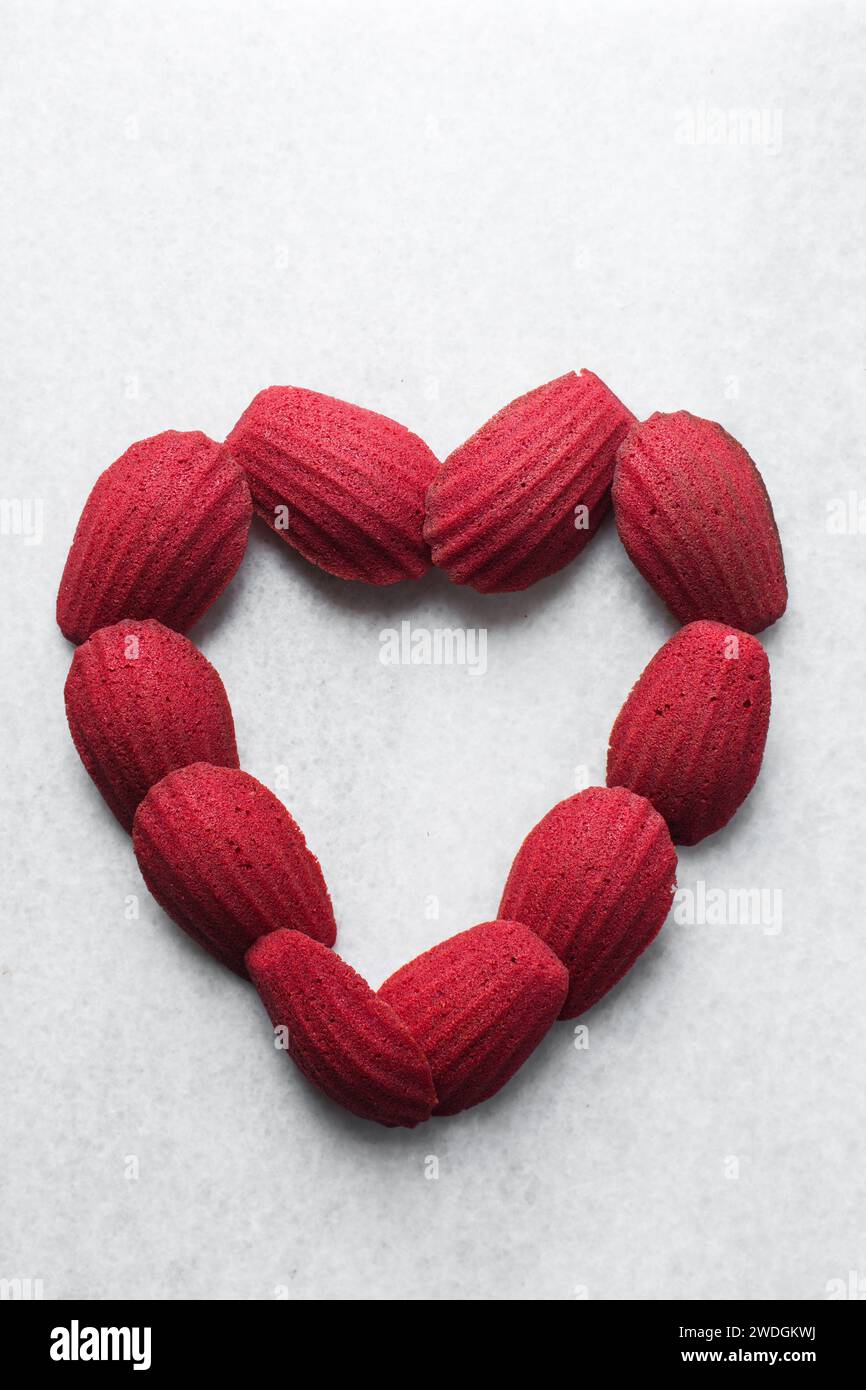 Red velvet madeleines hi-res stock photography and images - Alamy