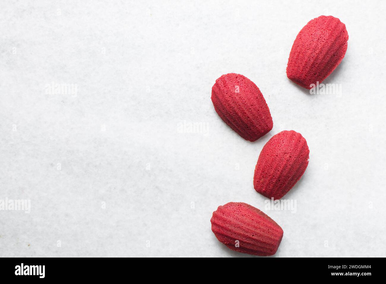 Red velvet madeleines hi-res stock photography and images - Alamy