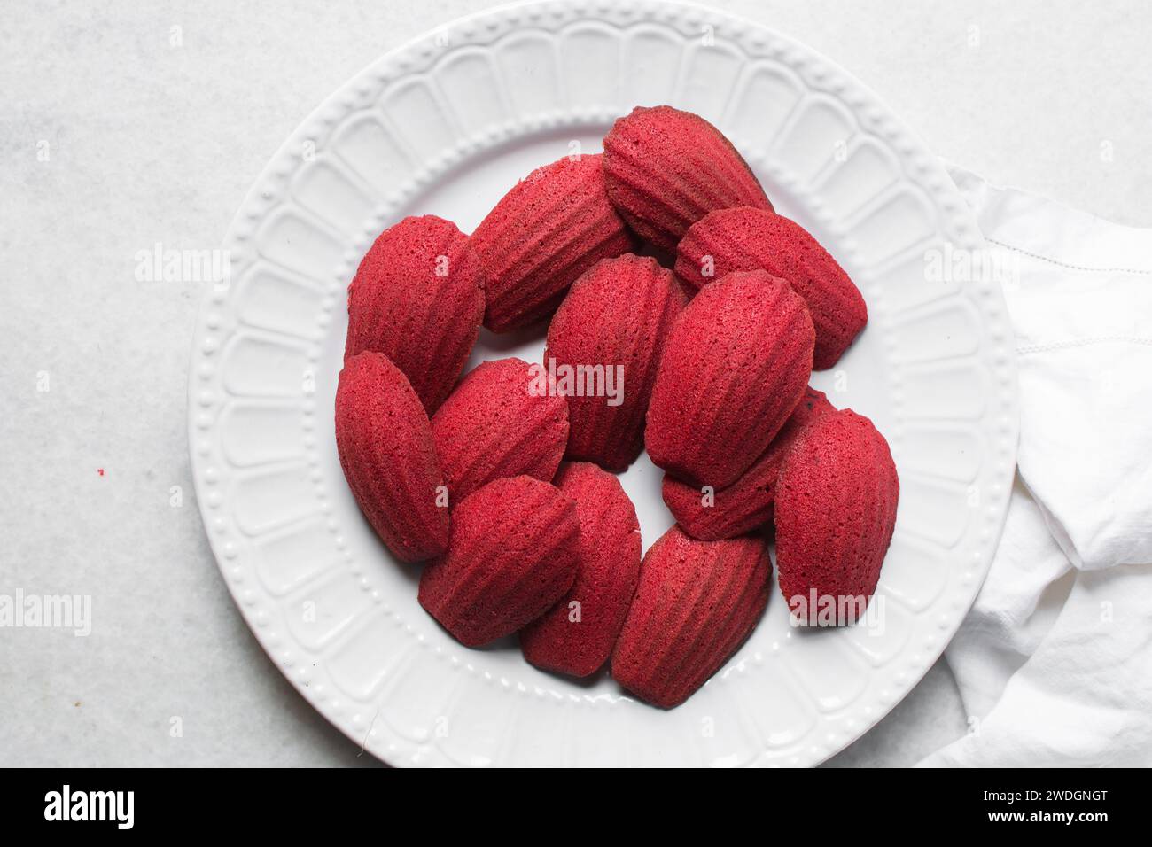 Red velvet madeleines hi-res stock photography and images - Alamy