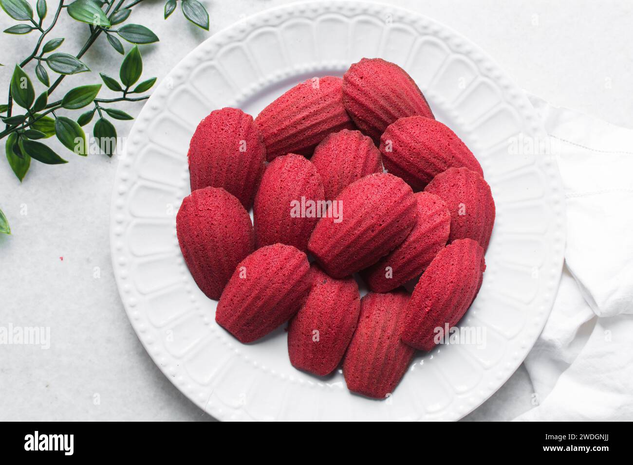 Red velvet madeleines hi-res stock photography and images - Alamy