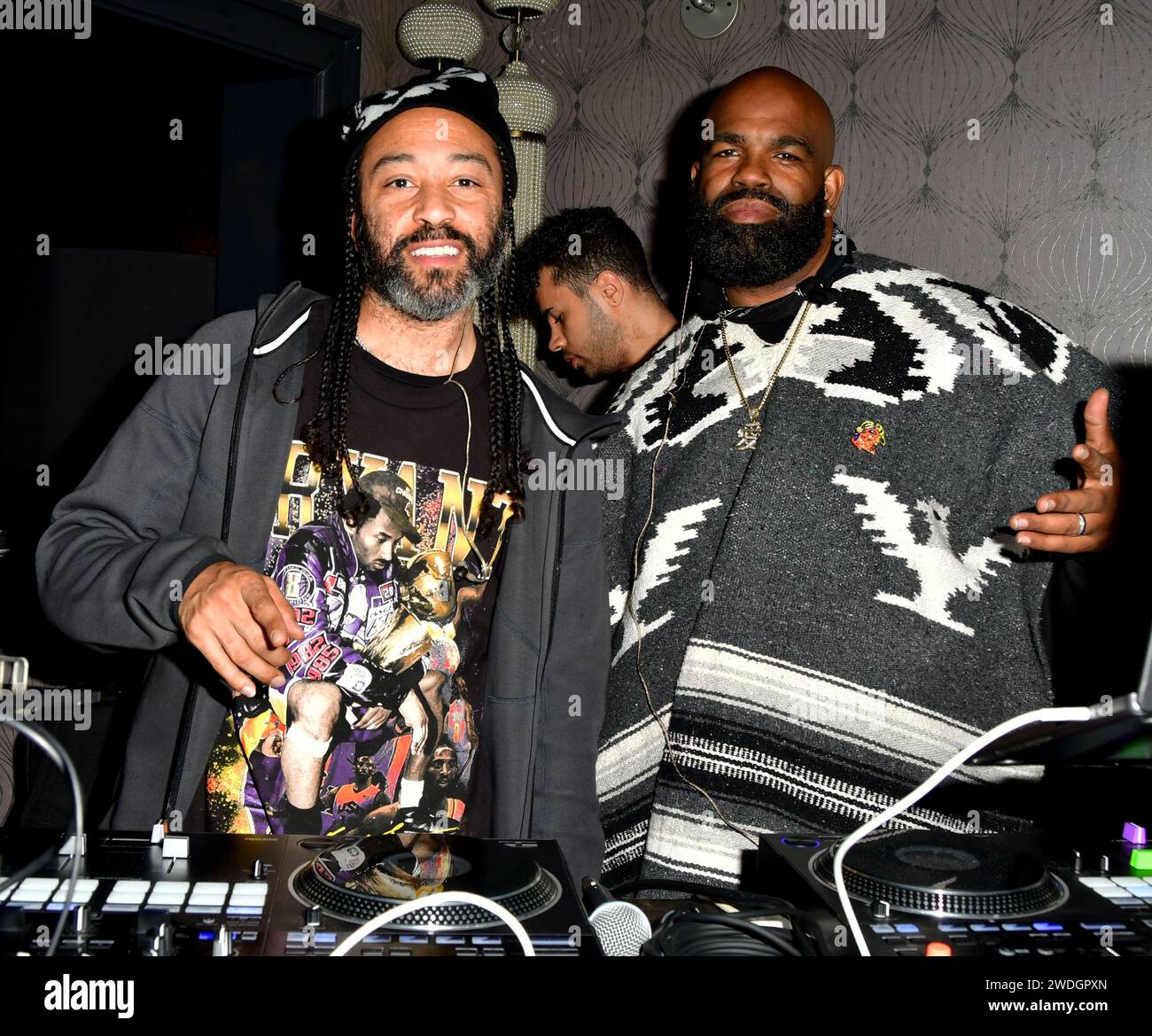 Dj battle hi-res stock photography and images - Alamy