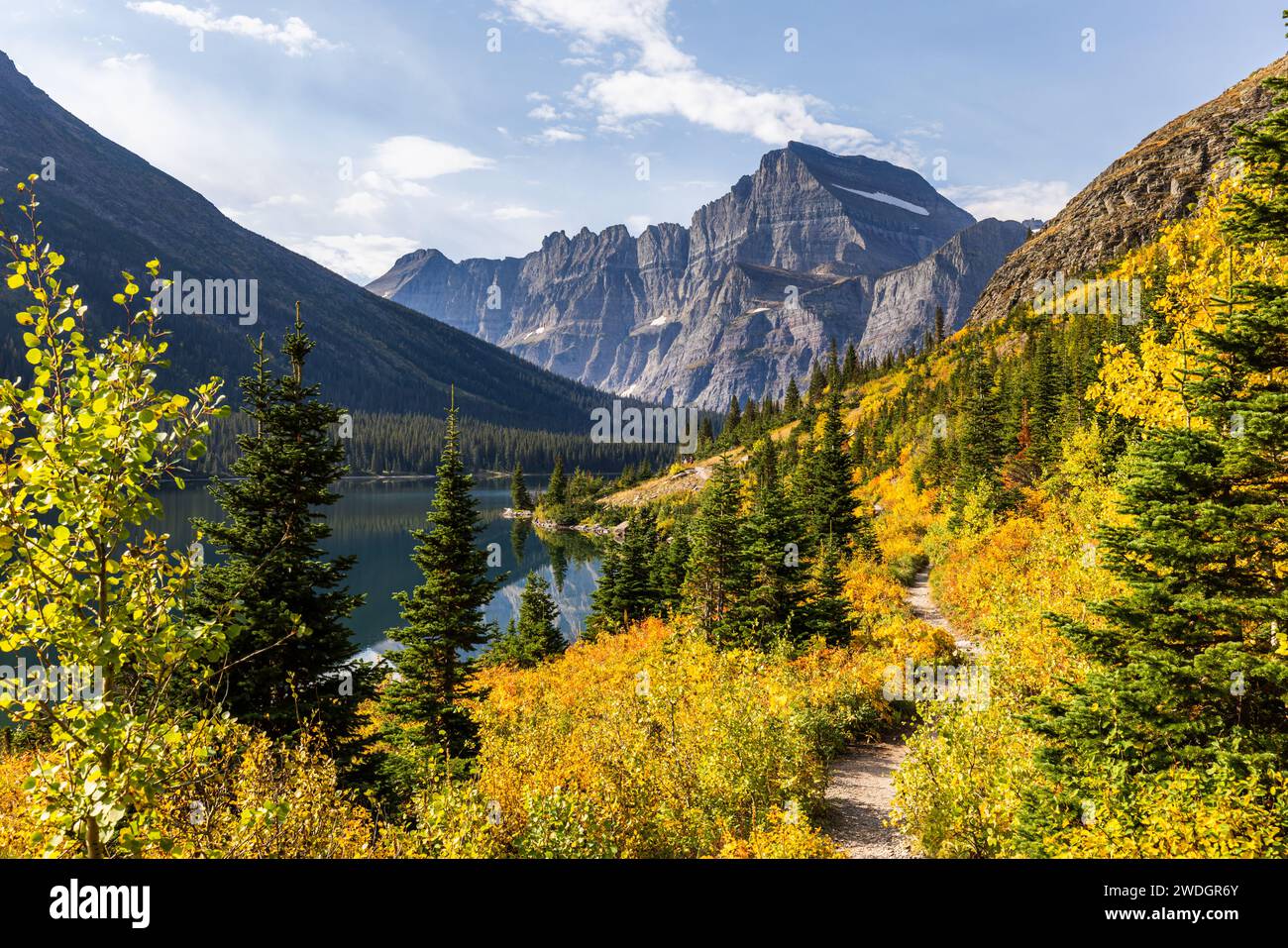 Hike to Grinnell Glacier in Montana during fall with Lake Josephine in ...