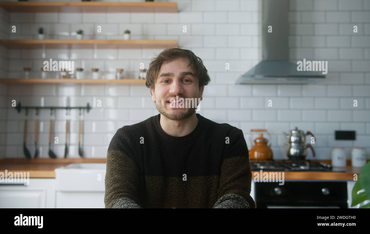 Smiling vlogger advertising giveaway hi-res stock photography and ...