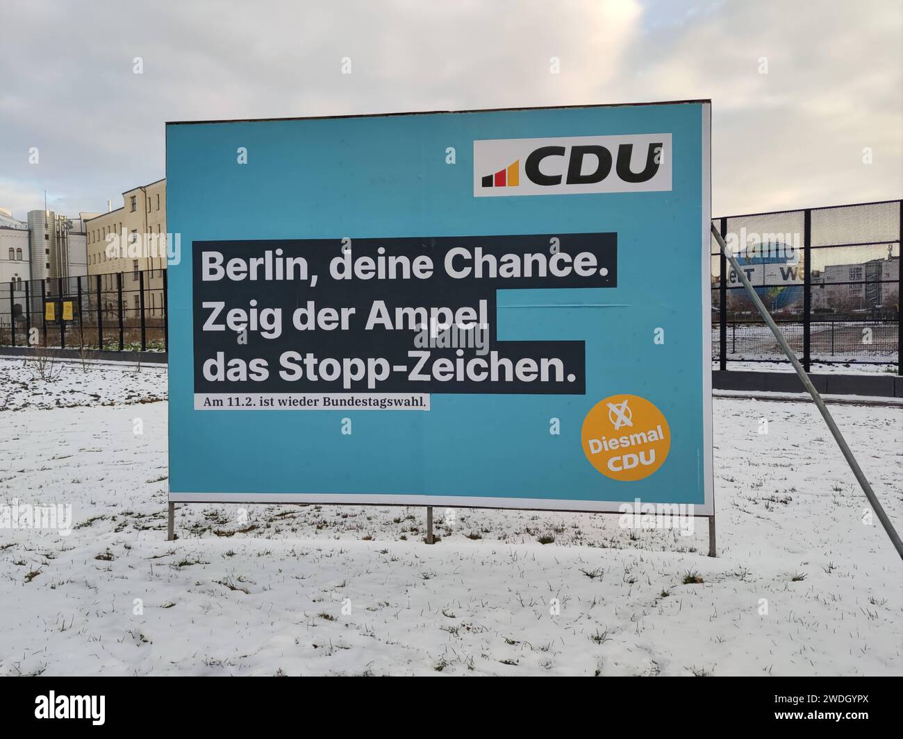 Berlin, Deutschland, 20.01.2024: Wahlplakate zur Teilwiederholung der ...
