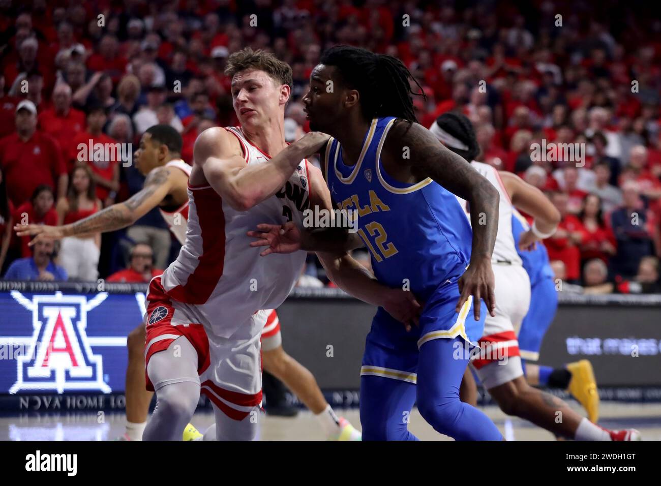 TUCSON, AZ - JANUARY 20: Arizona Wildcats guard Pelle Larsson #3 and ...