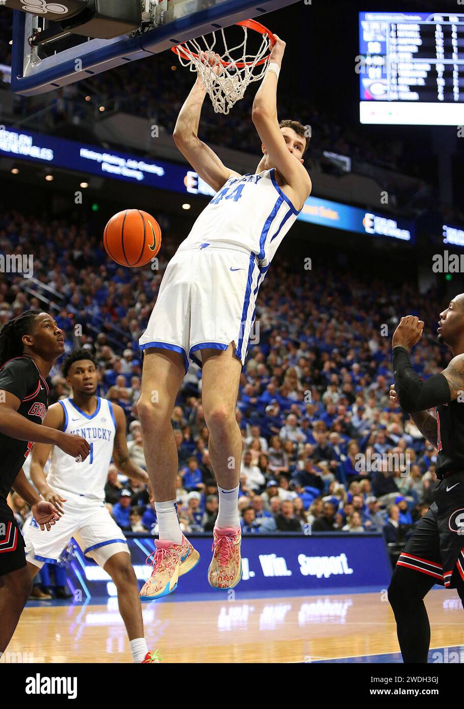 LEXINGTON, KY - JANUARY 20: Kentucky Wildcats forward Zvonimir Ivisic ...