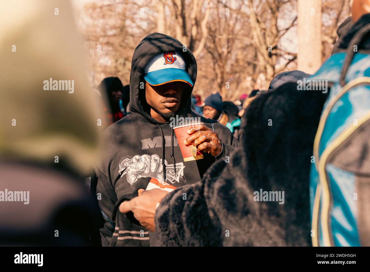 Manhattan Usa 20th Jan 2024 Migrants Receive Donations Of Food And