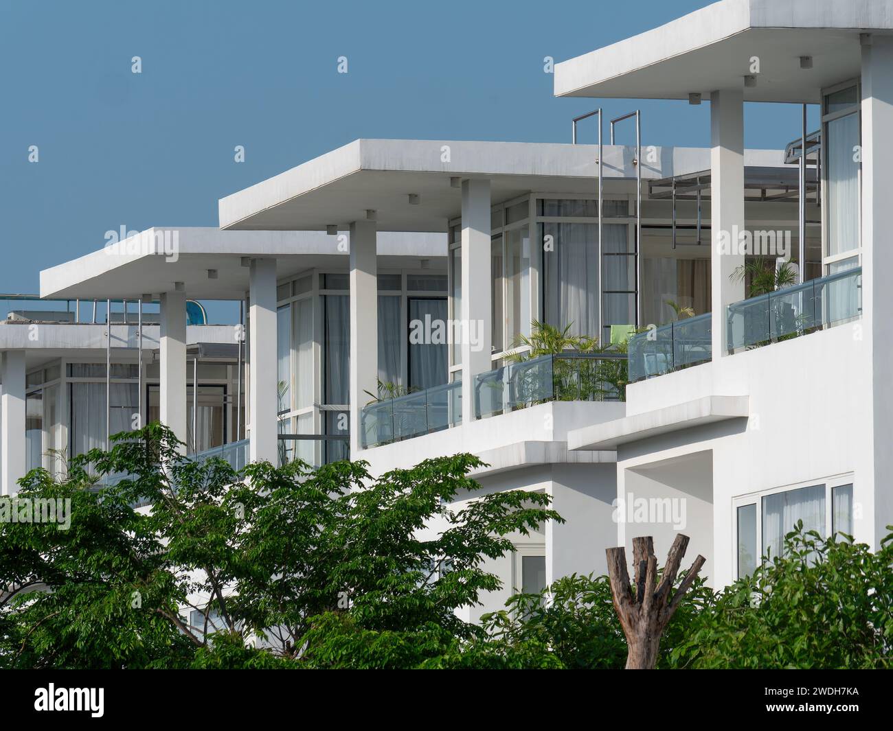 Modern concrete vacation houses with panoramic view to the sea at Sam ...