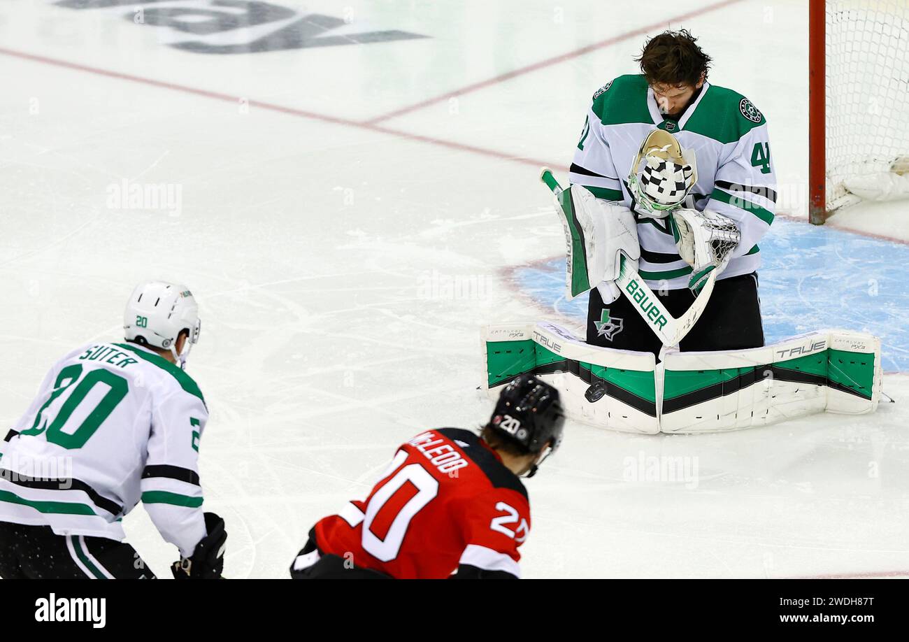 Dallas Stars goaltender Scott Wedgewood (41) reacts after a save that hit his face mask during ...