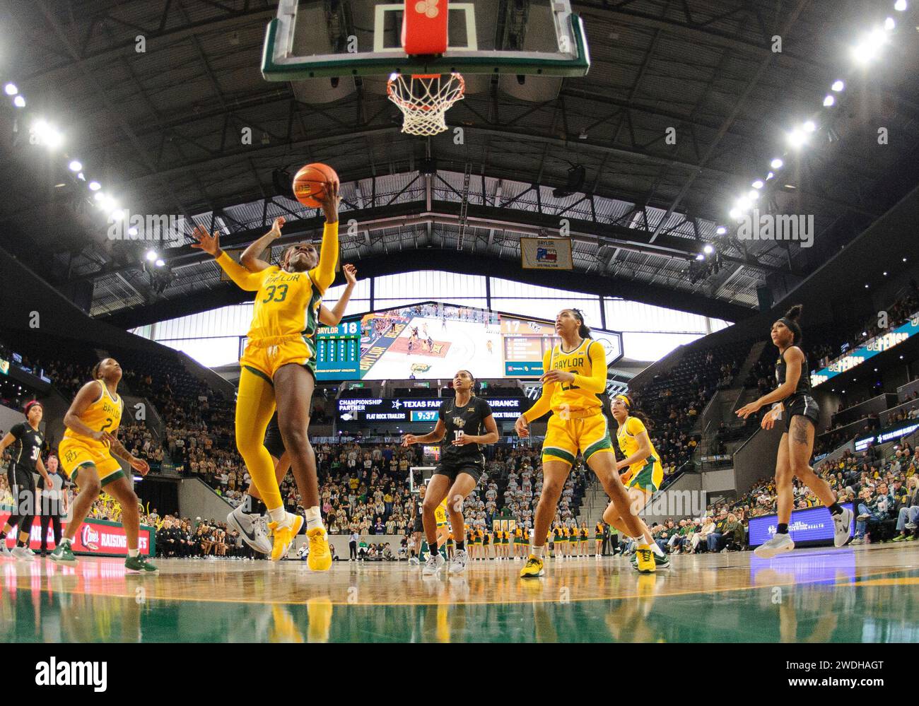 January 20 2024: Baylor Lady Bears guard Aijha Blackwell (33) rebounds ...