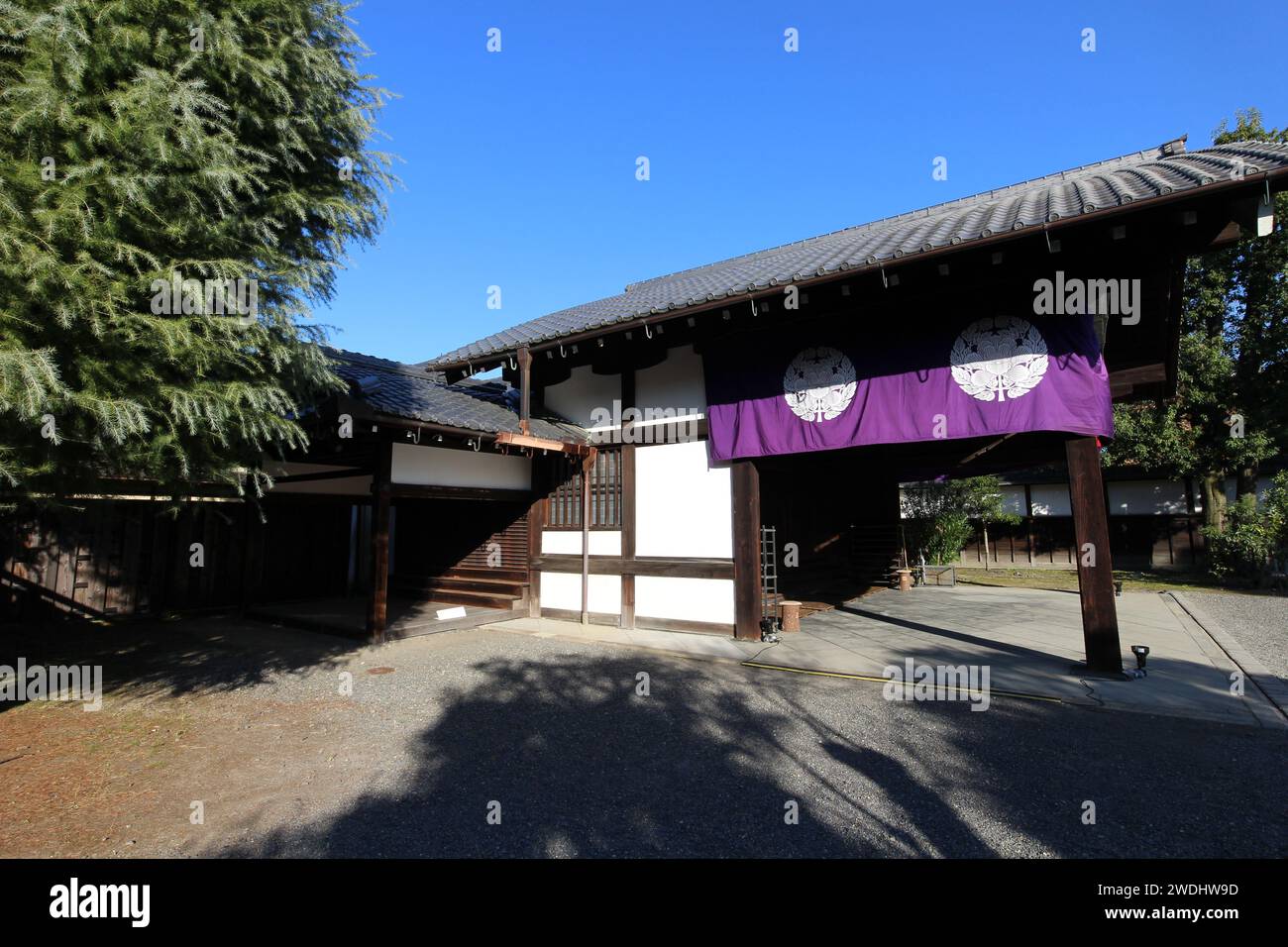 The main entrance of Shosei-en Garden in Kyoto, Japan Stock Photo - Alamy